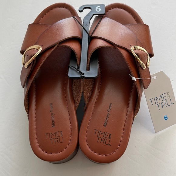 Time and Tru | Shoes | Nwt Clog Women Time And Tru Memory Foam 2 ...